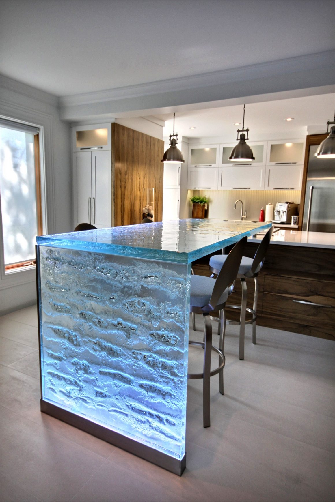 ThinkGlass Pushes Possibilities in Art and Decor - What's Hamptoning